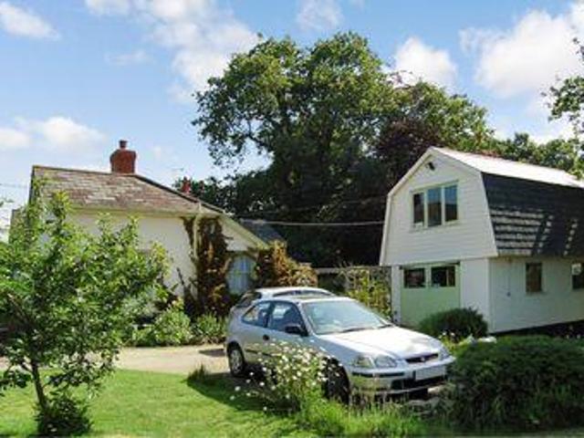 3 Bedrooms Cottage for rent in Ditchling Road, Haywards Heath RH16