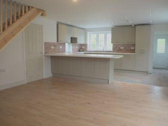 3 Bedrooms Cottage for rent in Manselfield Road, Murton, Swansea SA3