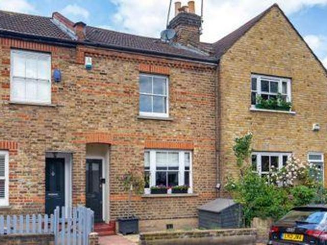 3 Bedrooms Cottage for sale in Cowley Road, London E11