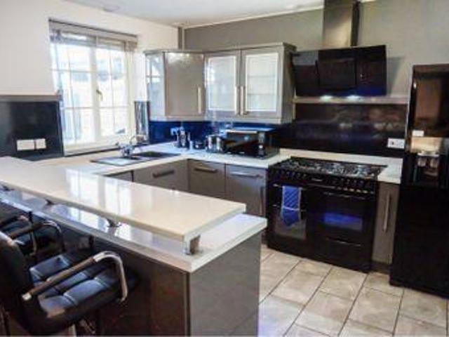 3 Bedrooms Cottage for sale in Atherton Road, Wigan WN2