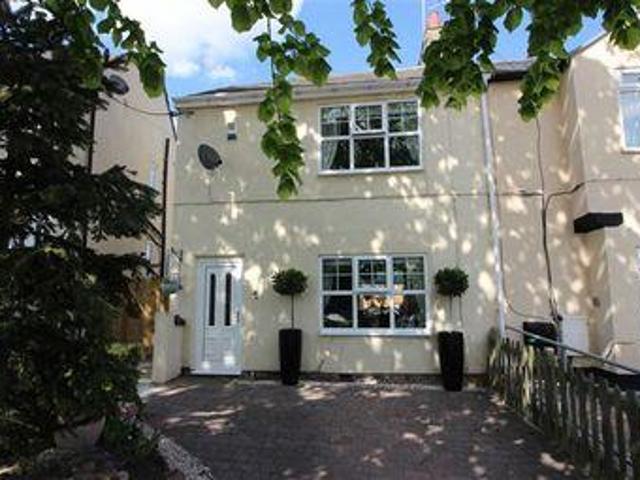 3 Bedrooms Cottage for sale in Birks Avenue, Sheffield S13