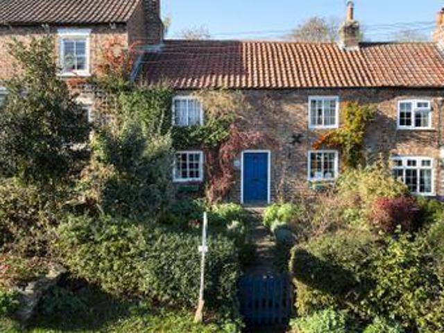 3 Bedrooms Cottage for sale in Brandsby Street, Crayke, York YO61