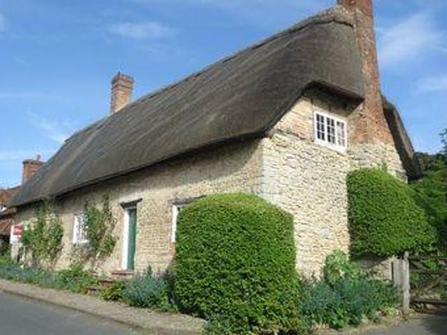 3 Bedrooms Cottage for sale in Hitchin House, 11 Frogmore Lane, Long Crendon, Buckinghamshire HP18