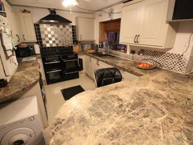 3 Bedrooms Cottage for sale in North Road, Yate, Bristol BS37