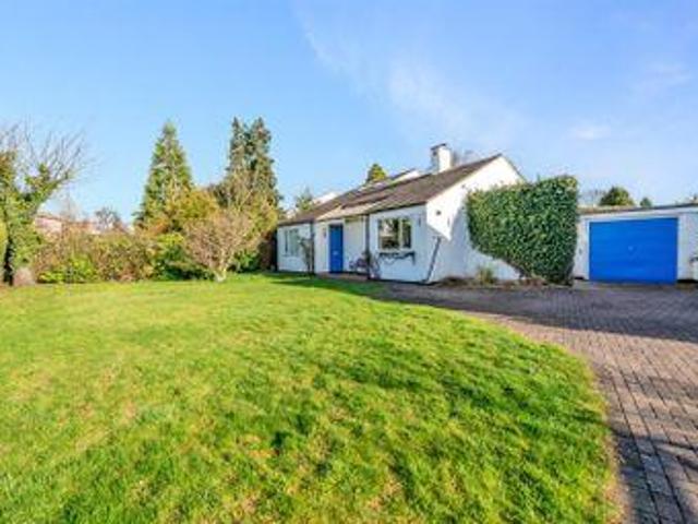 3 Bedrooms Cottage for sale in The Square, Hillam, Leeds LS25