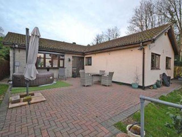 3 Bedrooms Detached bungalow for rent in Large Detached Bungalow, Chepstow Road, Newport NP19