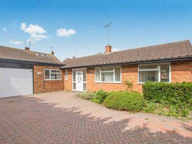 3 Bedrooms Detached bungalow for rent in Richmond Road, Westoning, Bedford MK45