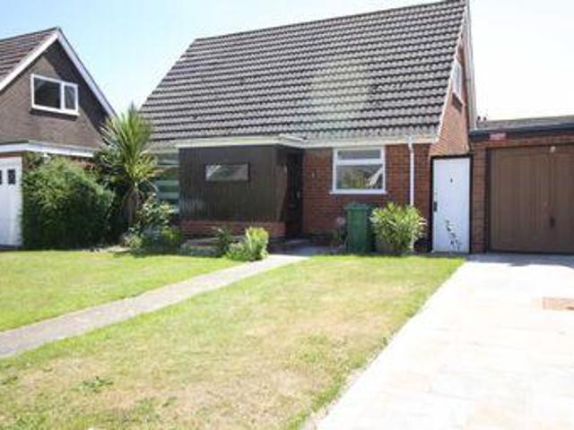 3 Bedrooms Detached bungalow for rent in Sabden Place, St. Annes, Lytham St. Annes FY8