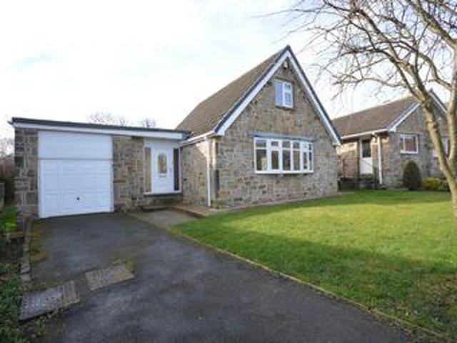 3 Bedrooms Detached bungalow for rent in Westfield Avenue, Meltham, Holmfirth HD9