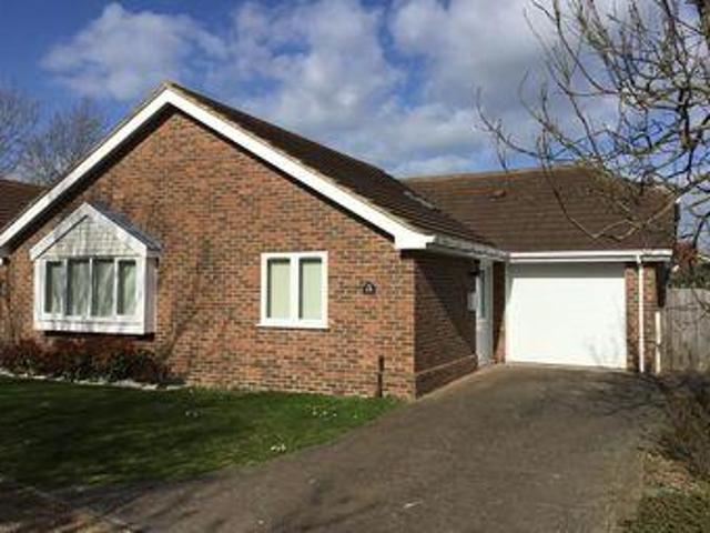 3 Bedrooms Detached bungalow for sale in Meadow Close, Herne Bay, Kent CT6