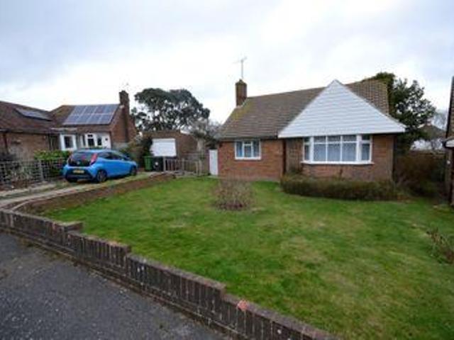 3 Bedrooms Detached bungalow for sale in Meadowlands Avenue, Eastbourne BN22