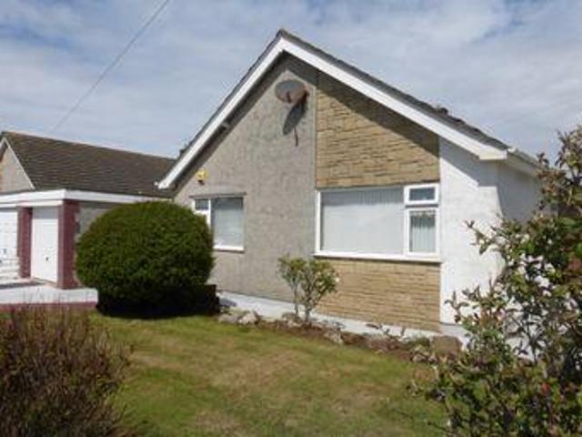 3 Bedrooms Detached bungalow for sale in Merlin Close, Porthcawl CF36