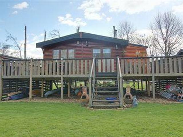 3 Bedrooms Detached bungalow for sale in Mill Road, Buckden, St. Neots PE19