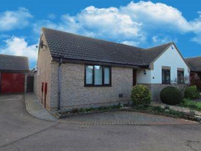 3 Bedrooms Detached bungalow for sale in Normandy Way, Milton Keynes MK3
