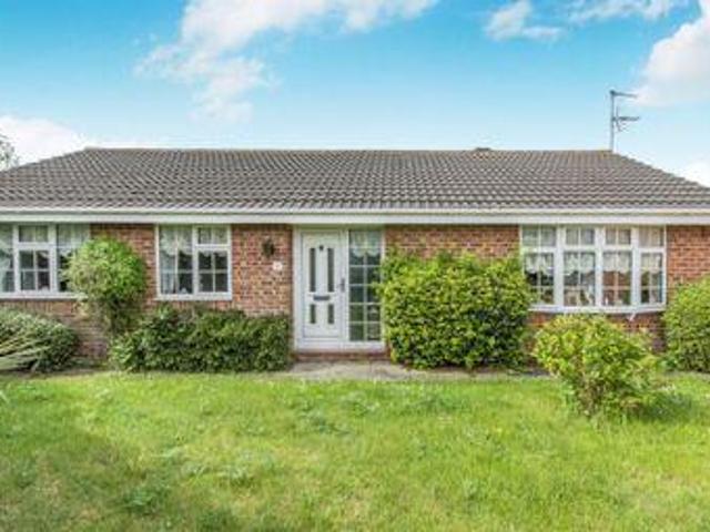 3 Bedrooms Detached bungalow for sale in Aston Green, Dunscroft, Doncaster DN7
