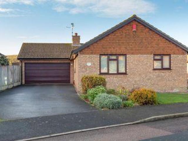 3 Bedrooms Detached bungalow for sale in Beechcroft, Chestfield, Whitstable CT5