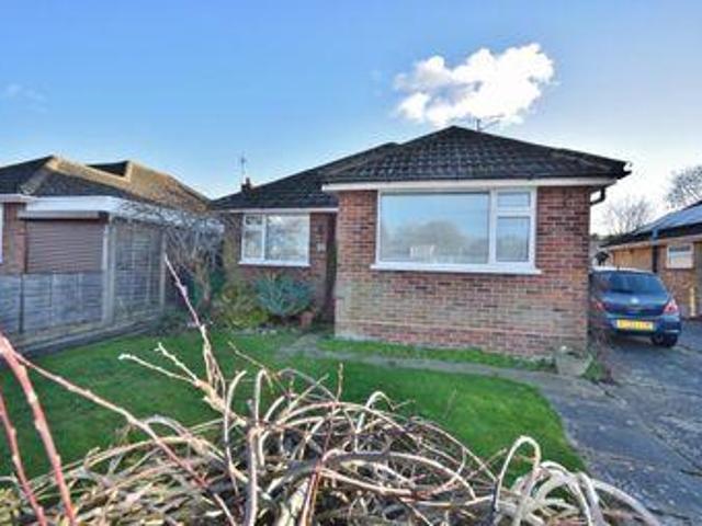 3 Bedrooms Detached bungalow for sale in Berg Estate, Basingstoke RG22