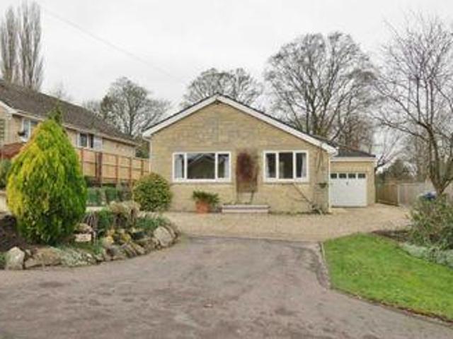 3 Bedrooms Detached bungalow for sale in Broad Town, Swindon SN4