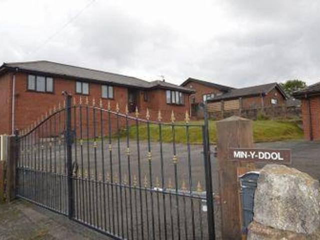 3 Bedrooms Detached bungalow for sale in Brynford, Holywell CH8