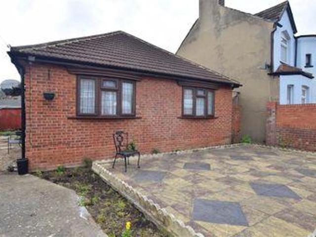 3 Bedrooms Detached bungalow for sale in Caldy Road, Belvedere, Kent DA17