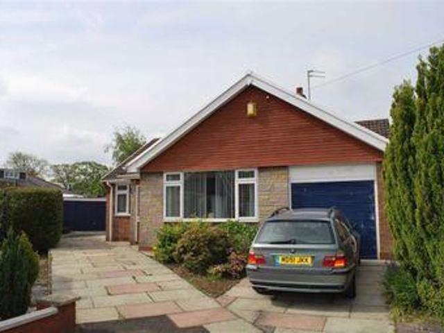 3 Bedrooms Detached bungalow for sale in Dover Close, Greenmount, Bury BL8