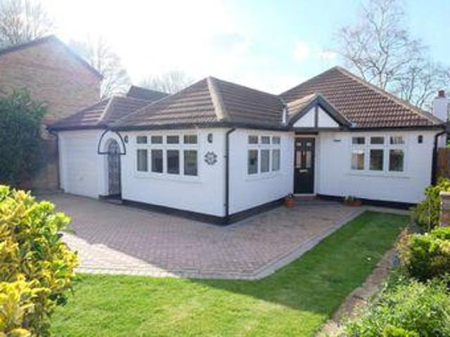 3 Bedrooms Detached bungalow for sale in Edith Road, Chelsfield, Orpington BR6