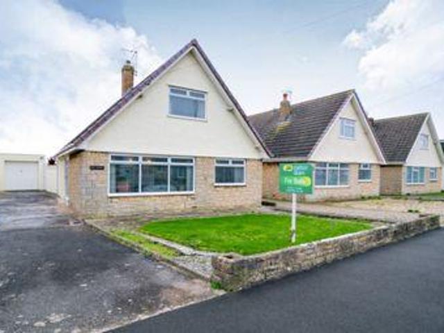 3 Bedrooms Detached bungalow for sale in Fulmar Road, Nottage, Porthcawl CF36
