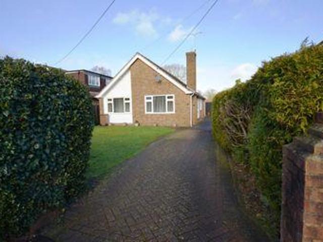 3 Bedrooms Detached bungalow for sale in Firacre Road, Ash Vale GU12