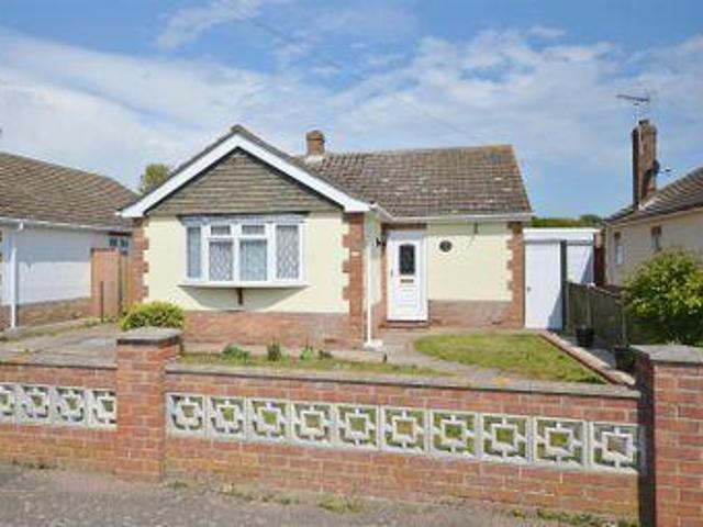 3 Bedrooms Detached bungalow for sale in Frobisher Drive, Jaywick, Clacton On Sea CO15