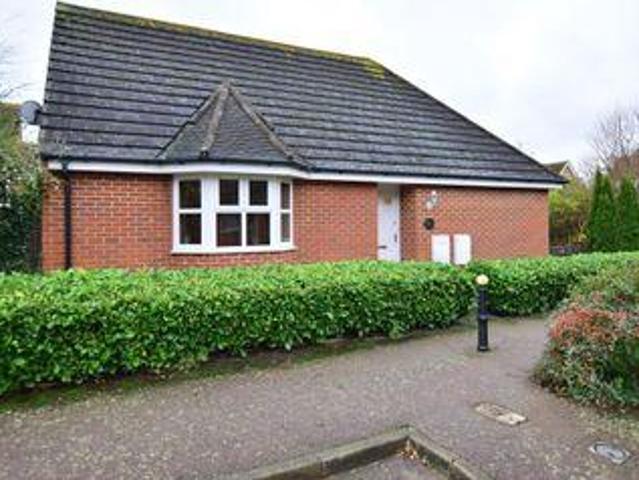 3 Bedrooms Detached bungalow for sale in Greenlees Close, Sittingbourne, Kent ME10