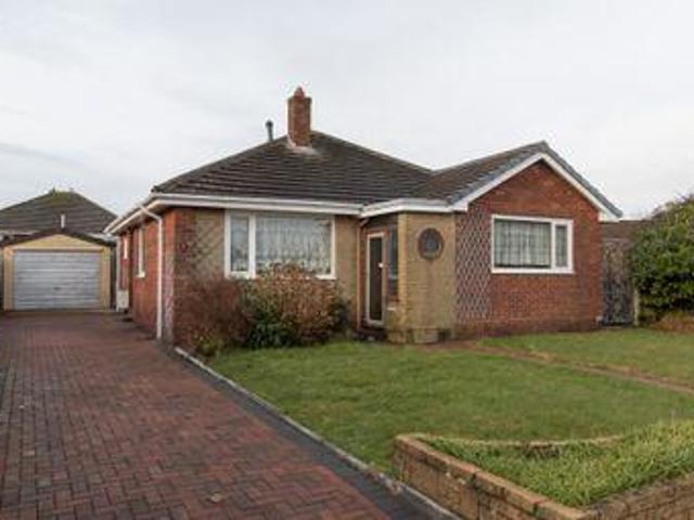 3 Bedrooms Detached bungalow for sale in Hawkshead Gardens, Barrow In Furness LA14