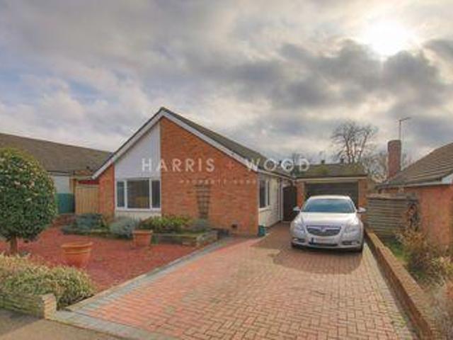3 Bedrooms Detached bungalow for sale in Hazelton Road, Colchester CO4