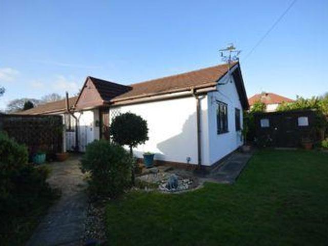 3 Bedrooms Detached bungalow for sale in Heath Road, Bebington, Wirral CH63