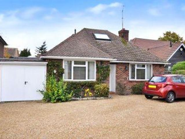 3 Bedrooms Detached bungalow for sale in Horsham, West Sussex RH12