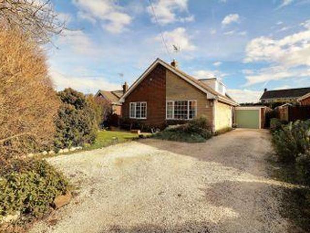 3 Bedrooms Detached bungalow for sale in Park Lane, Westwoodside, Doncaster DN9
