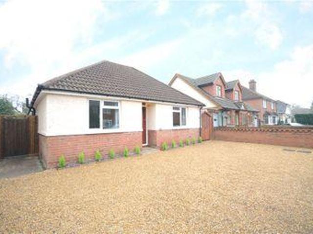 3 Bedrooms Detached bungalow for sale in Park Road, Sandhurst, Berkshire GU47