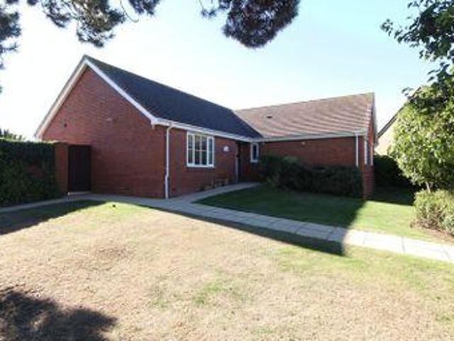 3 Bedrooms Detached bungalow for sale in Pear Tree Close, Bromham, Bedford MK43