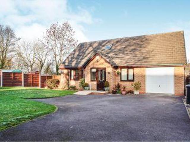 3 Bedrooms Detached bungalow for sale in Peveril Gardens, Stockport SK12