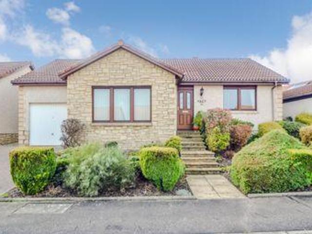3 Bedrooms Detached bungalow for sale in Queen Margaret Fauld, Dunfermline KY12