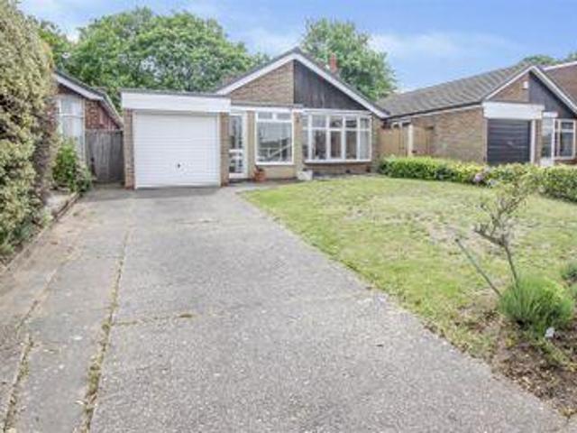 3 Bedrooms Detached bungalow for sale in Russley Road, Bramcote, Nottingham NG9
