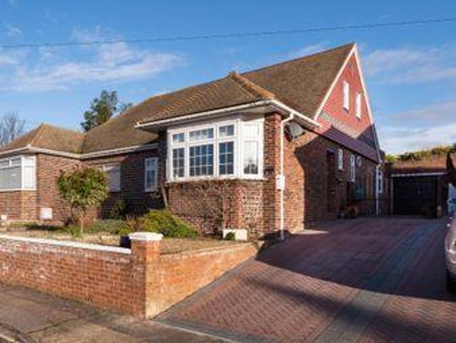 3 Bedrooms Detached bungalow for sale in Stacey Close, Gravesend DA12