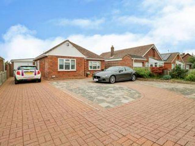 3 Bedrooms Detached bungalow for sale in Station Road, Alresford, Colchester CO7