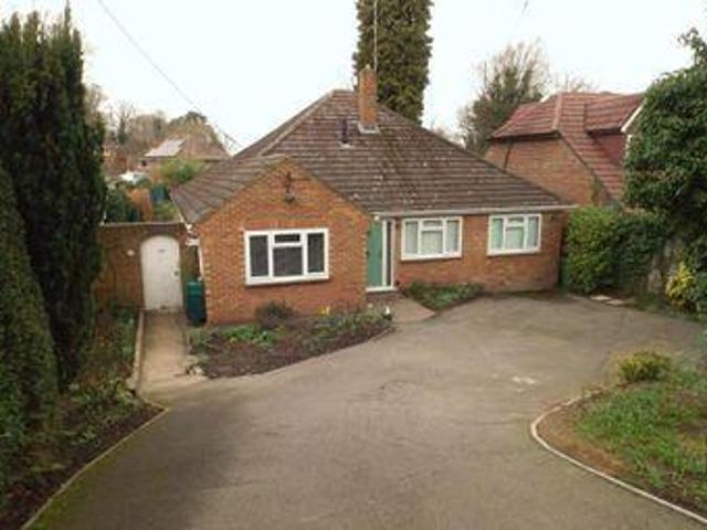 3 Bedrooms Detached bungalow for sale in School Hill, Sandhurst, Berkshire GU47