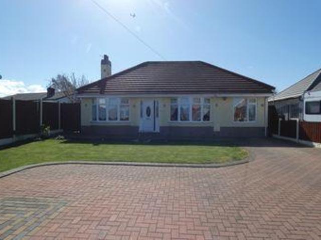 3 Bedrooms Detached bungalow for sale in Town Lane, Hale Village, Liverpool L24