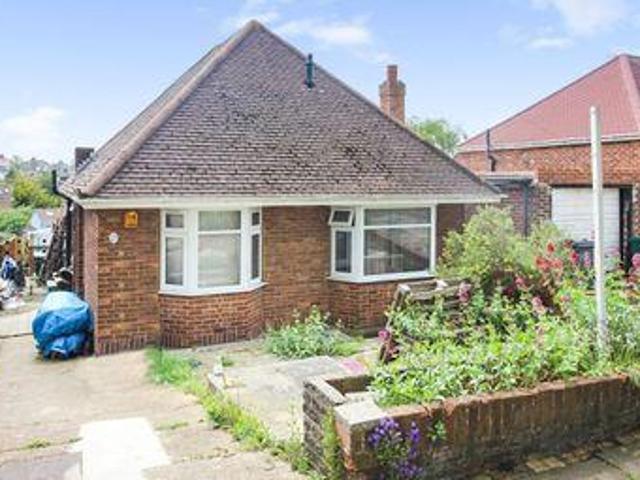 3 Bedrooms Detached bungalow for sale in West Way, Hove, East Sussex BN3