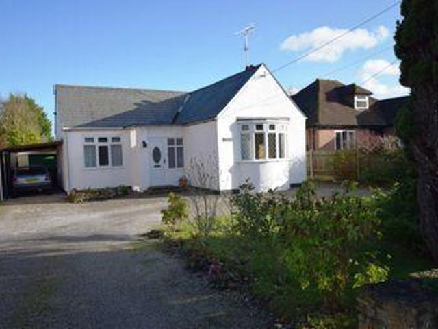 3 Bedrooms Detached bungalow for sale in White Lane, Ash Green GU12