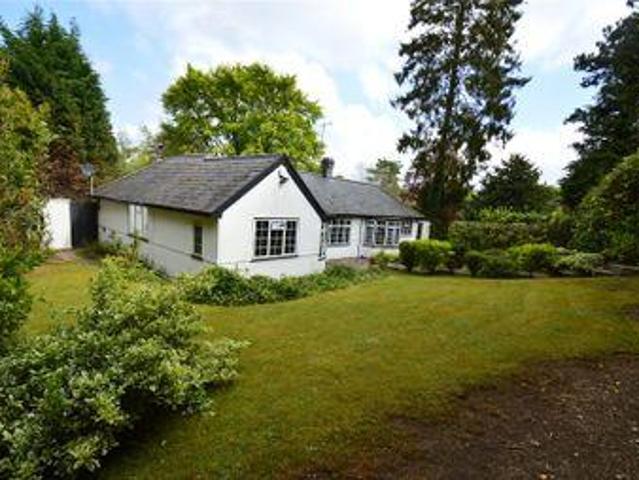 3 Bedrooms Detached bungalow for sale in Zig Zag Road, Kenley CR8
