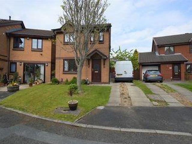 3 Bedrooms Detached house for rent in Mallard Drive, Horwich, Bolton BL6