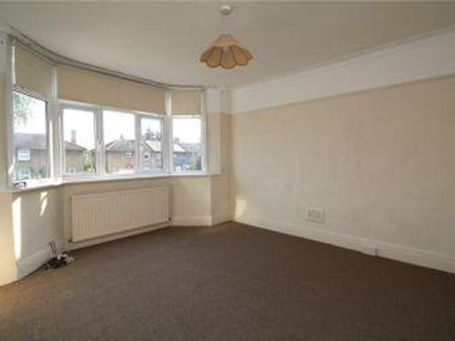 3 Bedrooms Detached house for rent in Mays Lane, Barnet EN5