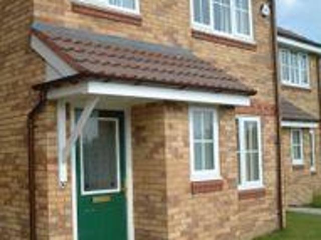 3 Bedrooms Detached house for rent in Newcroft Drive, Manchester M9